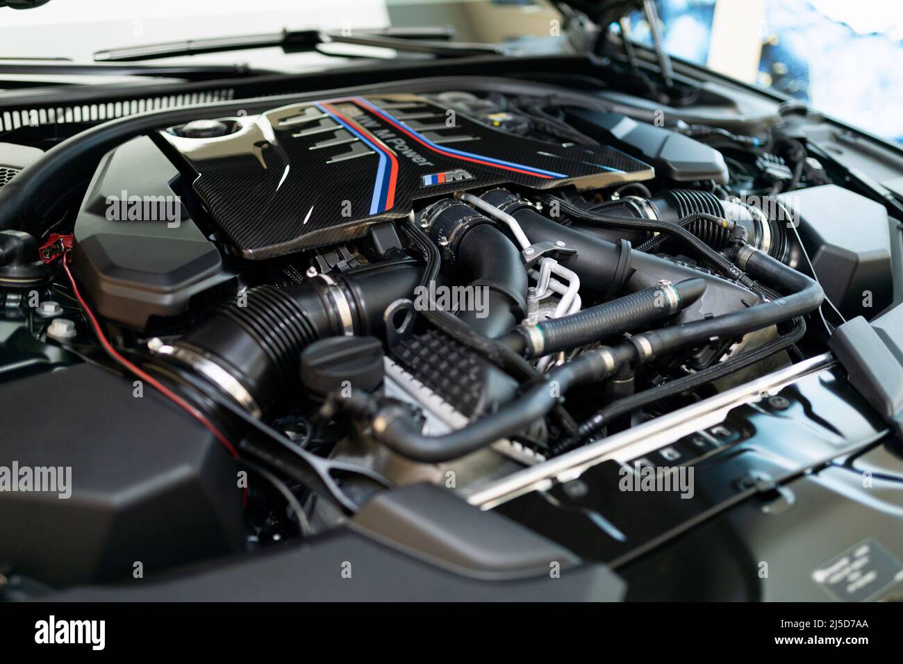 Bmw v8 engine hi-res stock photography and images - Alamy