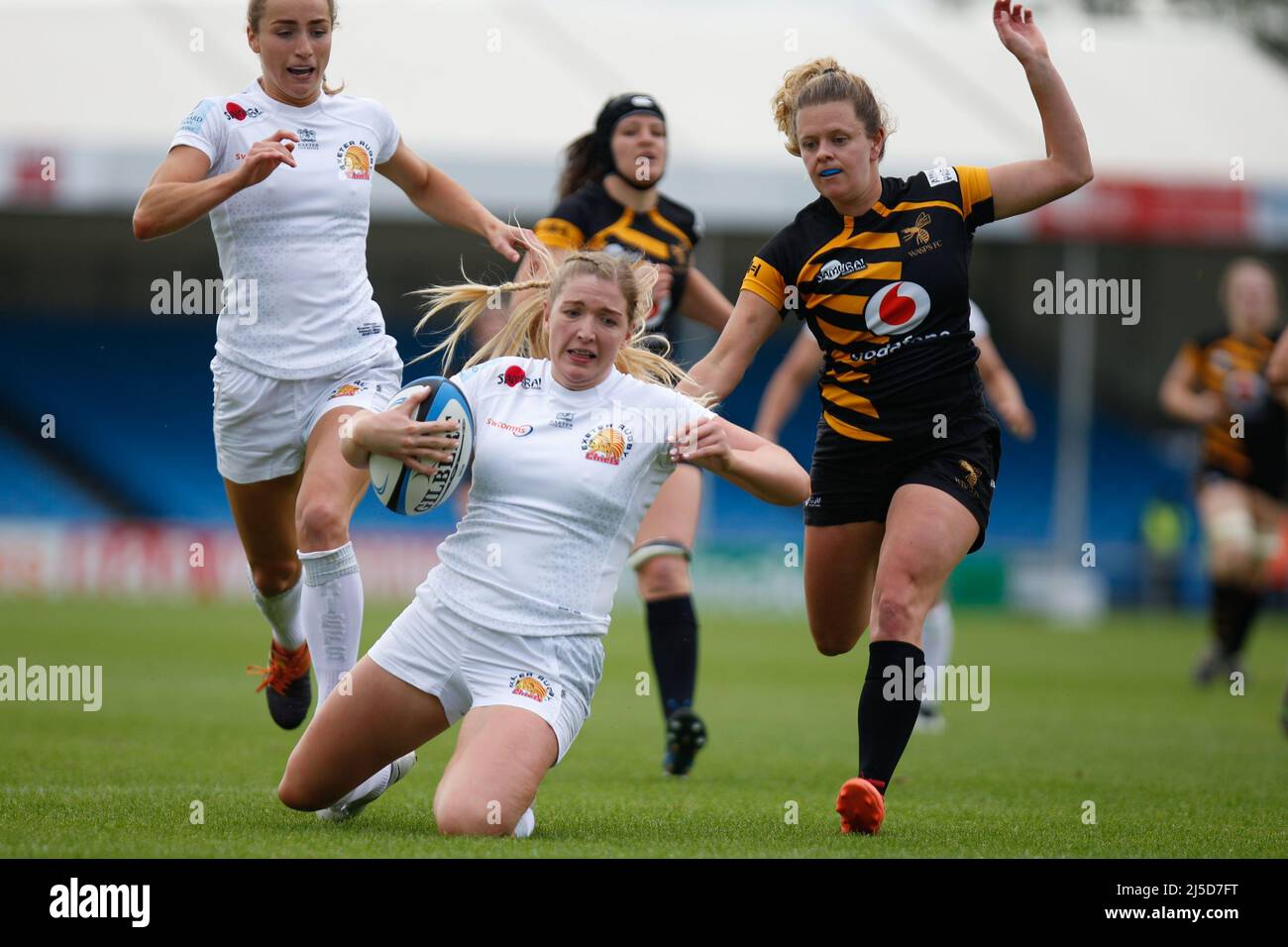 Exeter Chiefs Rugby Women Olivia Jones scoring a try Stock Photo - Alamy