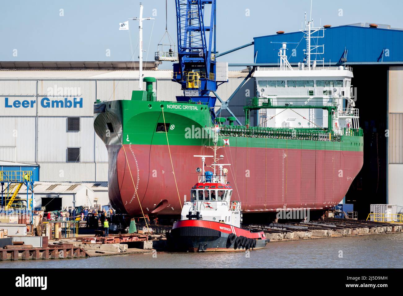 Leer, Germany. 22nd Apr, 2022. The bulk carrier "Nordic Crystal" is ...