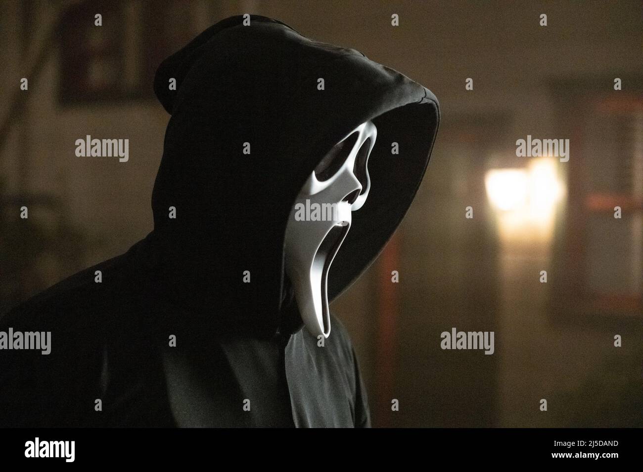 Scream Year : 2022 USA Director : Matt Bettinelli-Olpin, Tyler Gillett ...