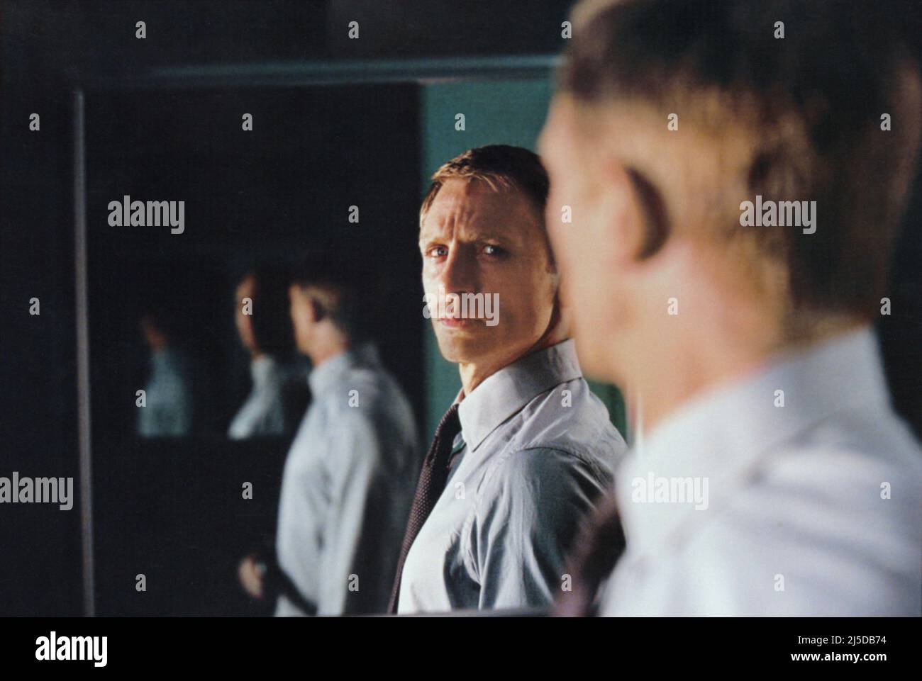 Layer cake daniel craig hi-res stock photography and images - Alamy