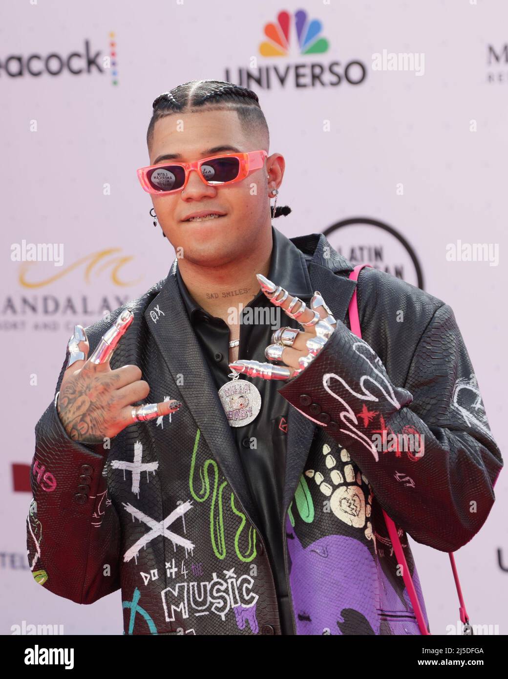 2022 latin american music awards part 2 hi-res stock photography and ...