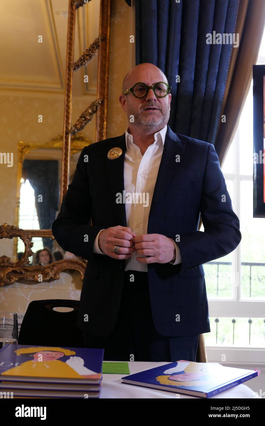 New fine art harback book by Canadian artist pays tribute to the Queen ...