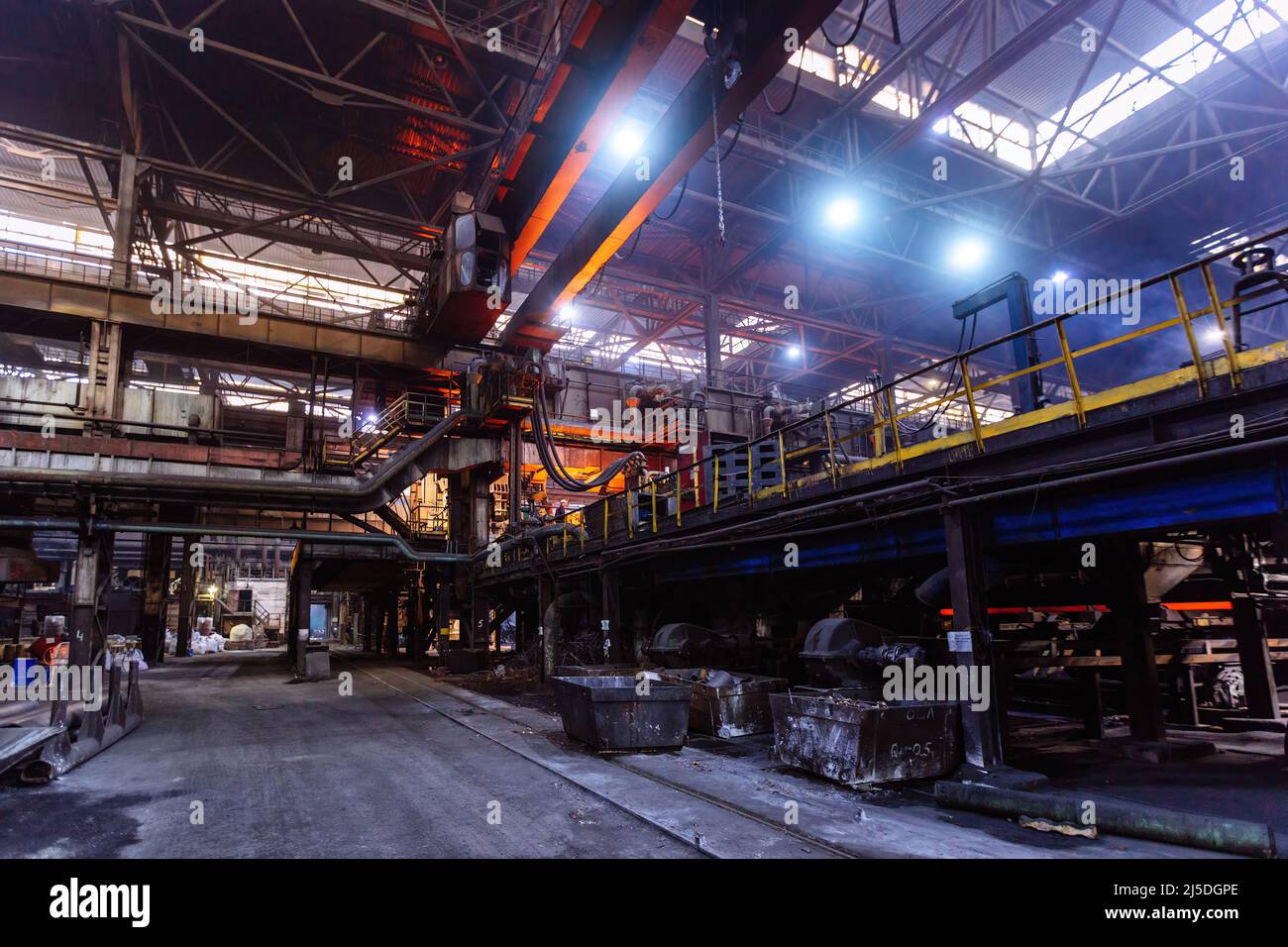 Iron casting hi-res stock photography and images - Alamy