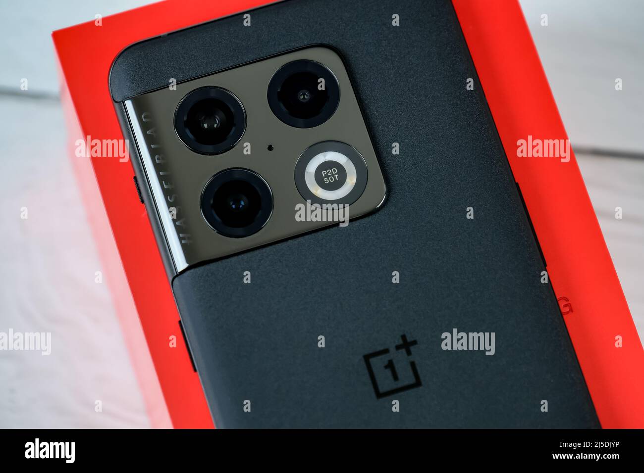 OnePlus 10 Pro in Volcanic Black color Stock Photo - Alamy