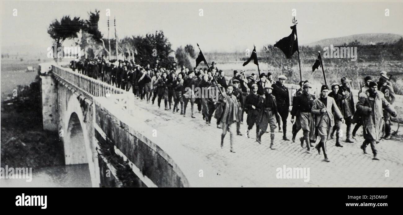 Eng translation : " The march of the fascists in Rome: the militias ...