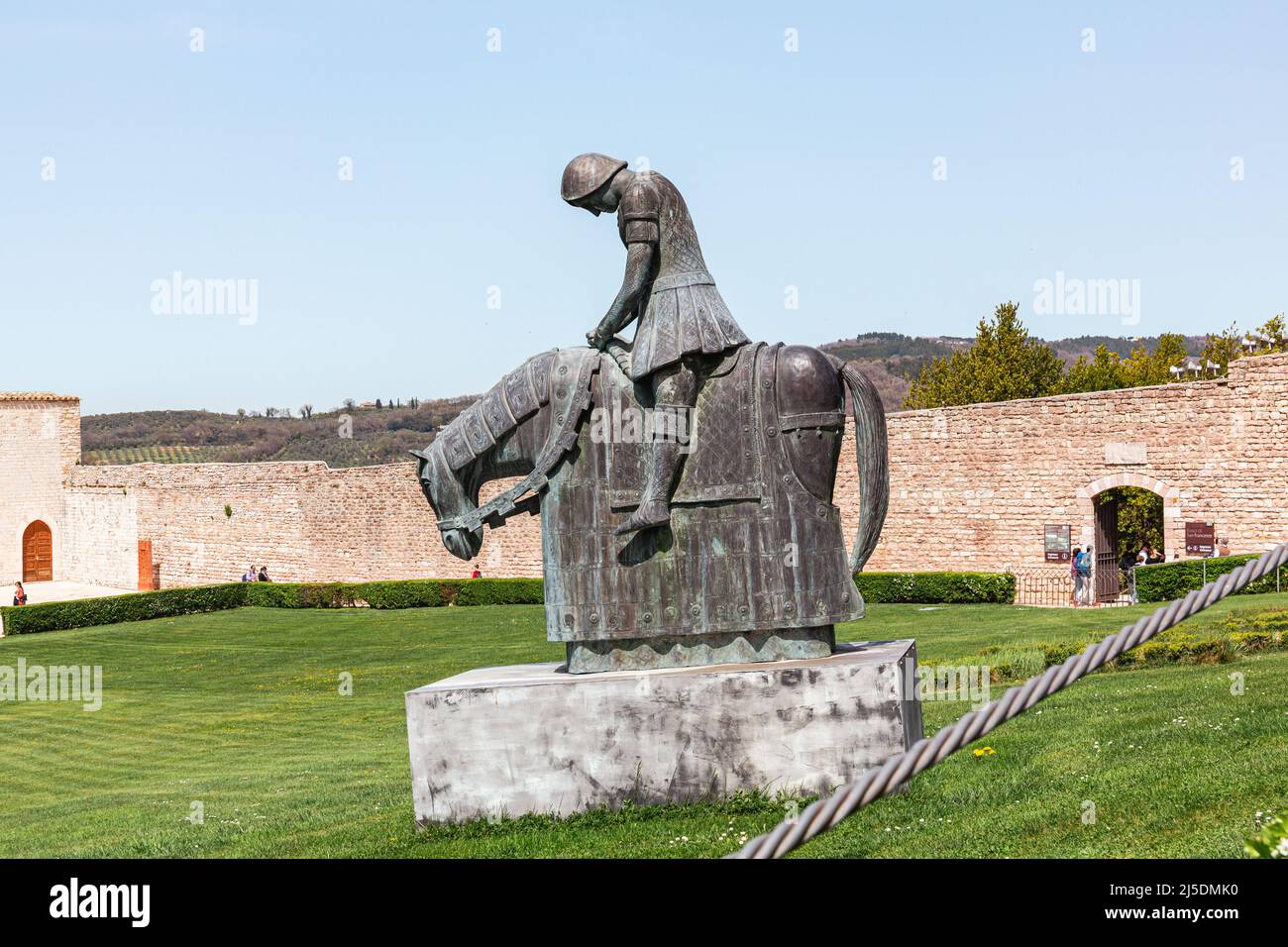Bronze statue of knight on horse hi-res stock photography and images ...