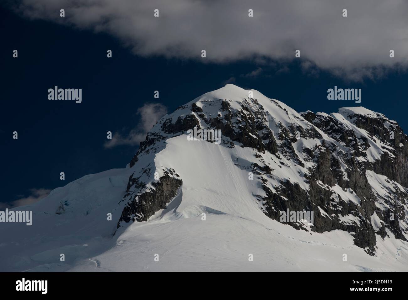 Beatiful view of sunset in antarctica hi-res stock photography and ...