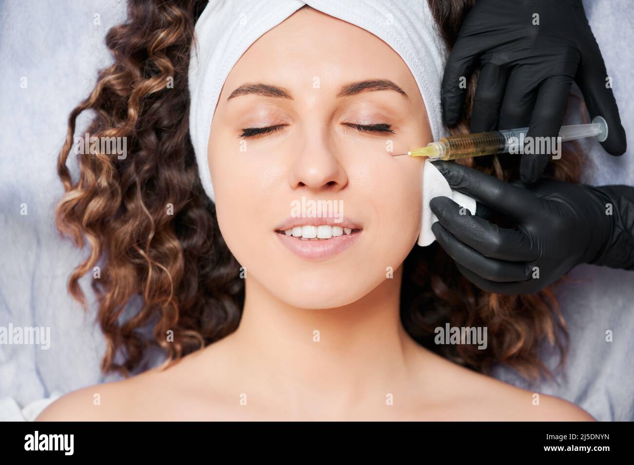 Facial injection hi-res stock photography and images - Alamy