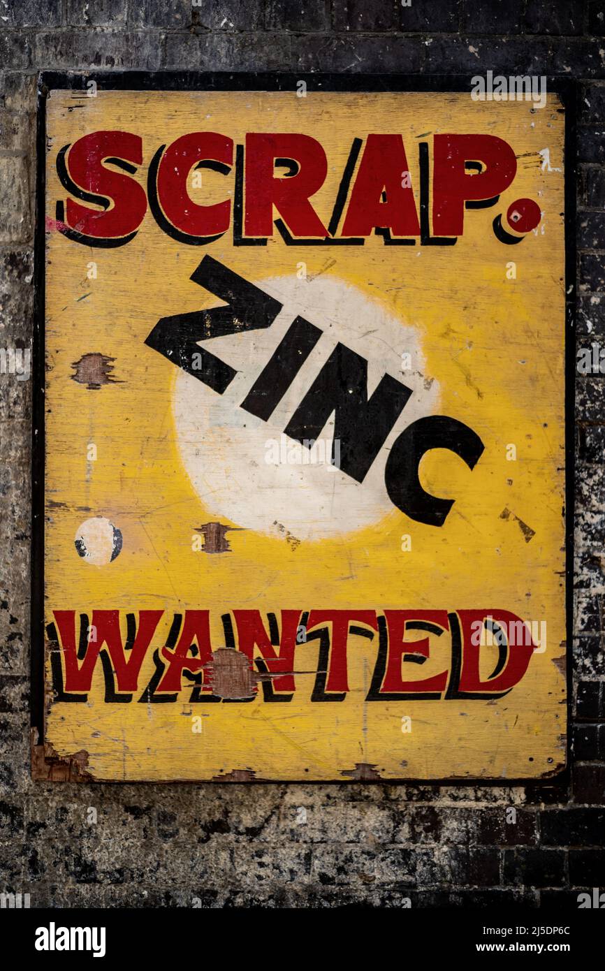 Scrap metal wanted sign hi-res stock photography and images - Alamy
