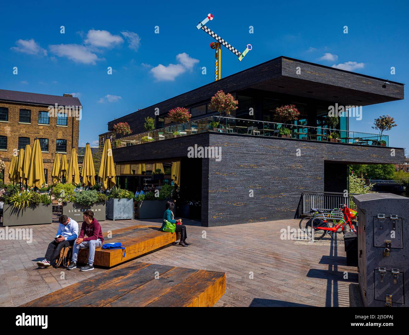 Granary square king's cross hi-res stock photography and images - Alamy