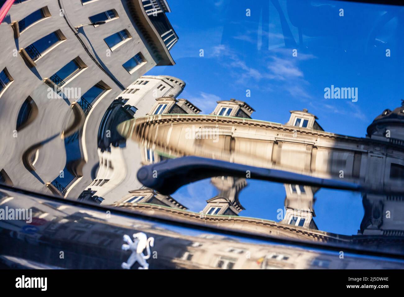 Distorted car hi-res stock photography and images - Alamy