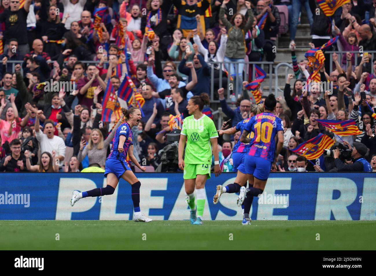 Caroline Graham Hansen of FC Barcelona celebrates his goal with his ...