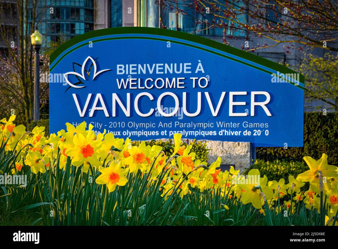Daffodils, Weicome to Vancouver sign, Vancouver, British Columbia ...