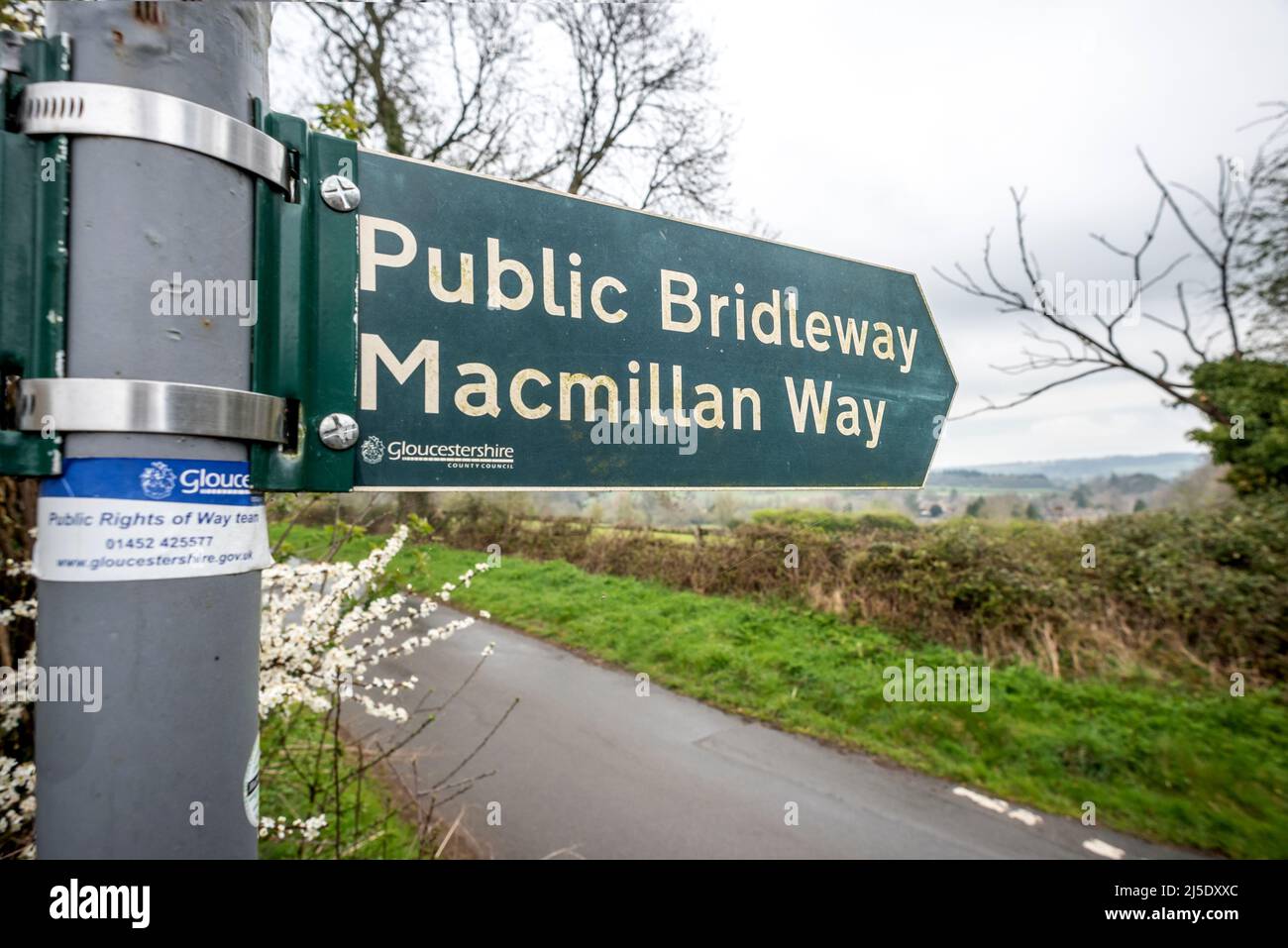 Bourton-on-the-Water, April 12th 2022: The Macmillan Way in The ...