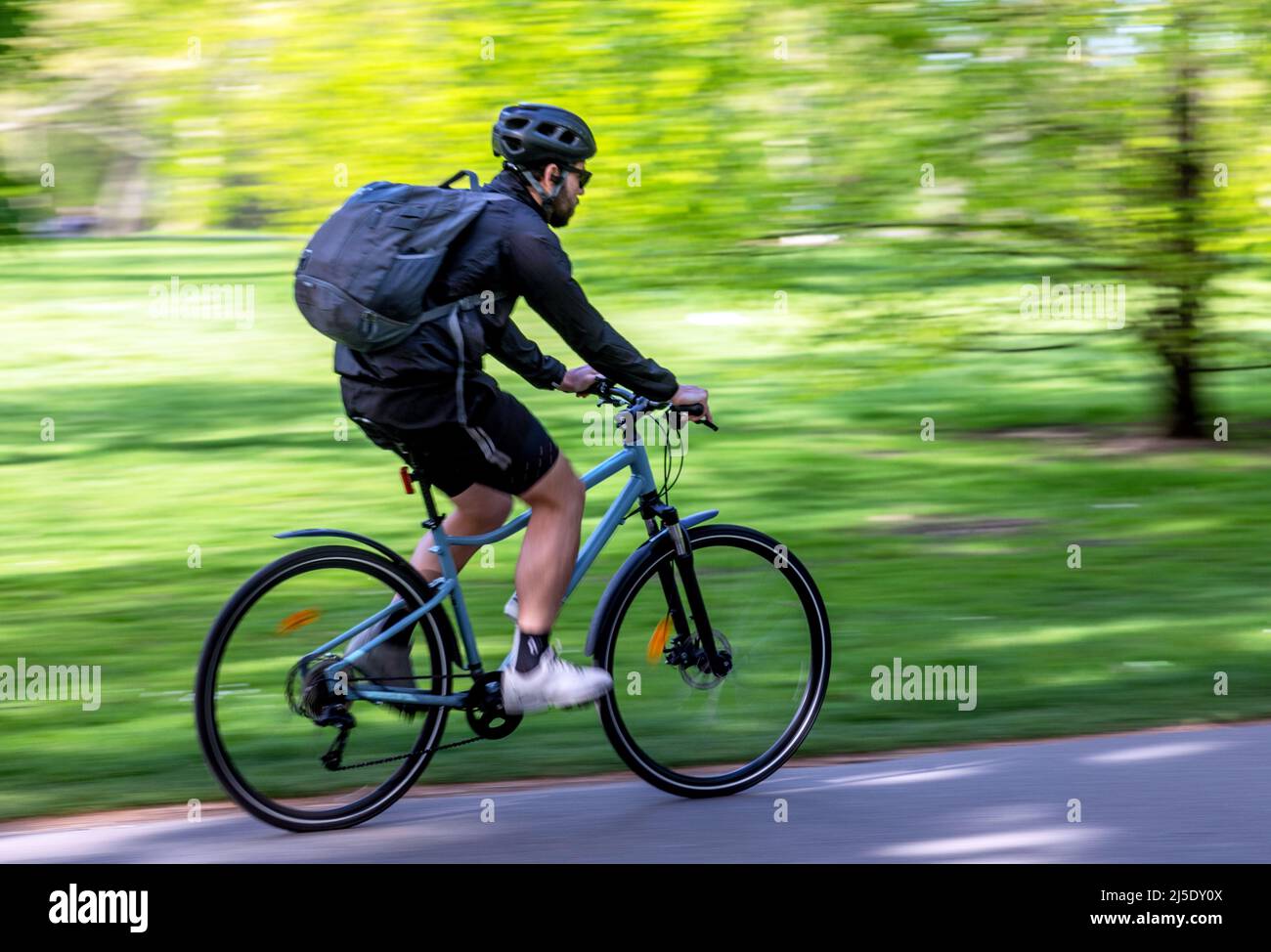 Movement cycling hi-res stock photography and images - Alamy