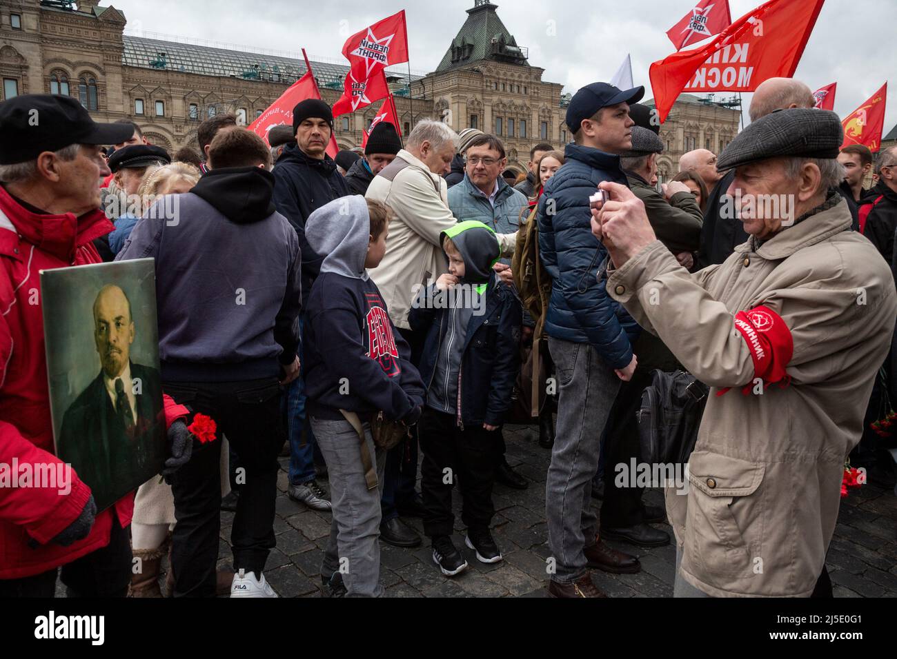 Vladimir lenin mausoleum parade hi-res stock photography and images - Alamy