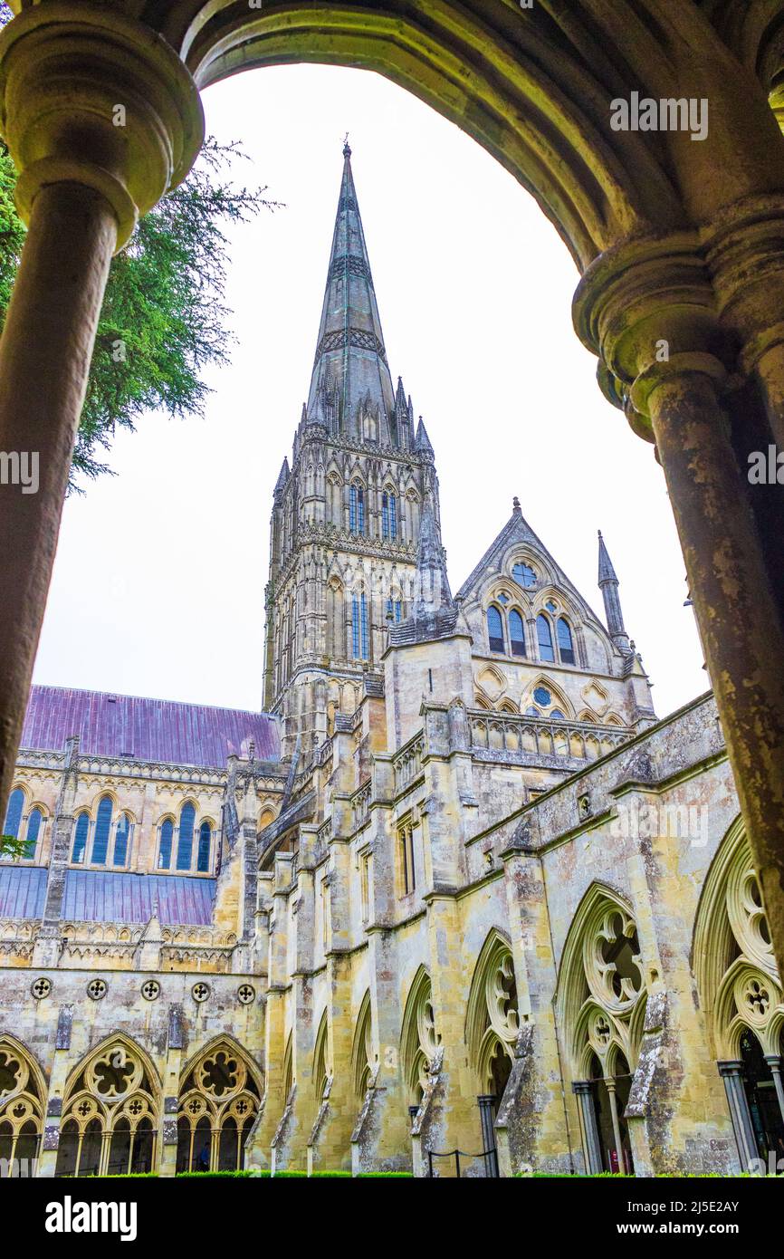 Facade and courtyard of Salisbury Cathedral-Britain's tallest spire and ...