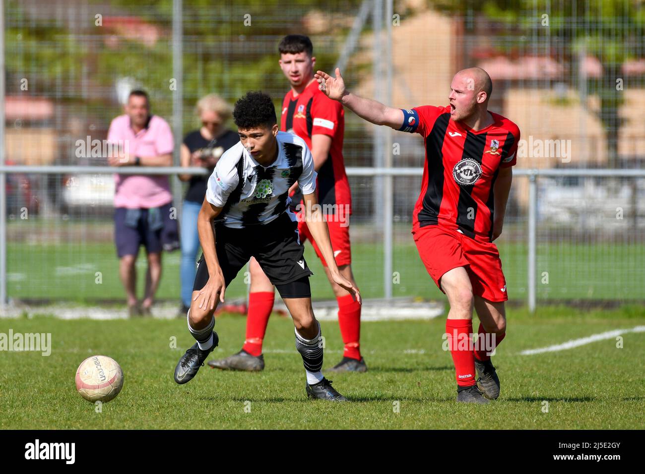 Grassroots football referee hi-res stock photography and images - Alamy