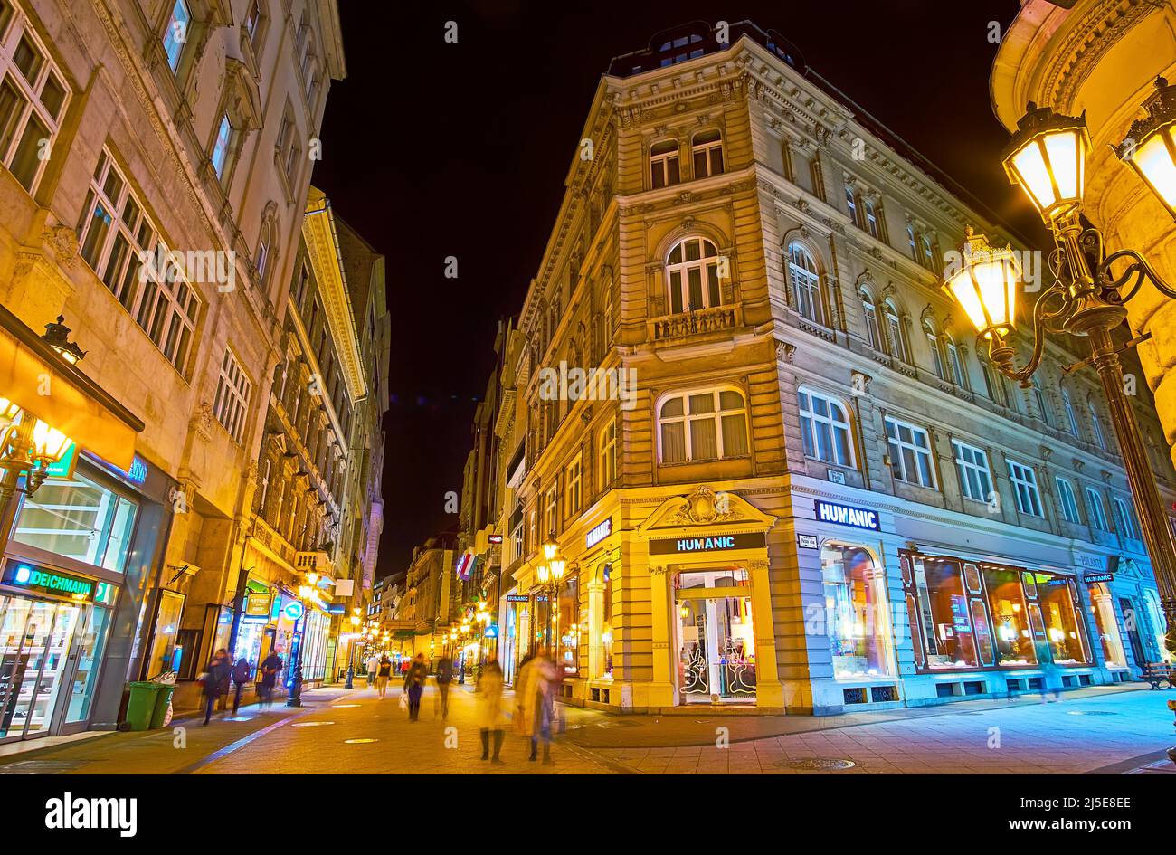 Budapest tourist street sign hi-res stock photography and images - Alamy