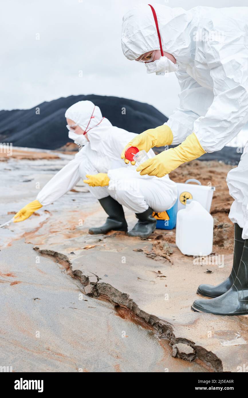 Environmental suits hi-res stock photography and images - Alamy