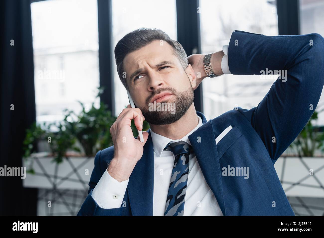 Hand behind head hi-res stock photography and images - Alamy