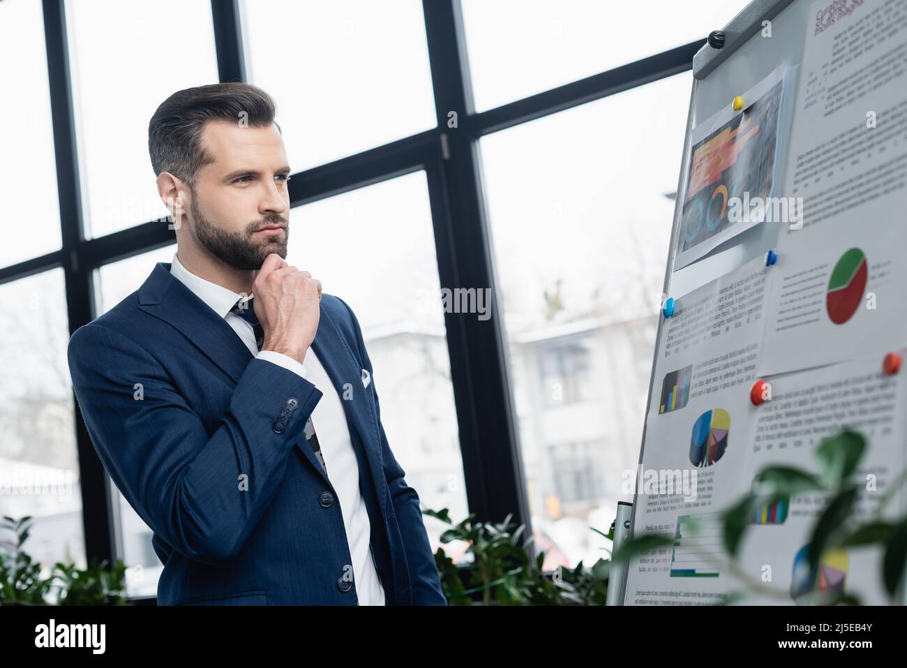 Looking at chart hi-res stock photography and images - Alamy