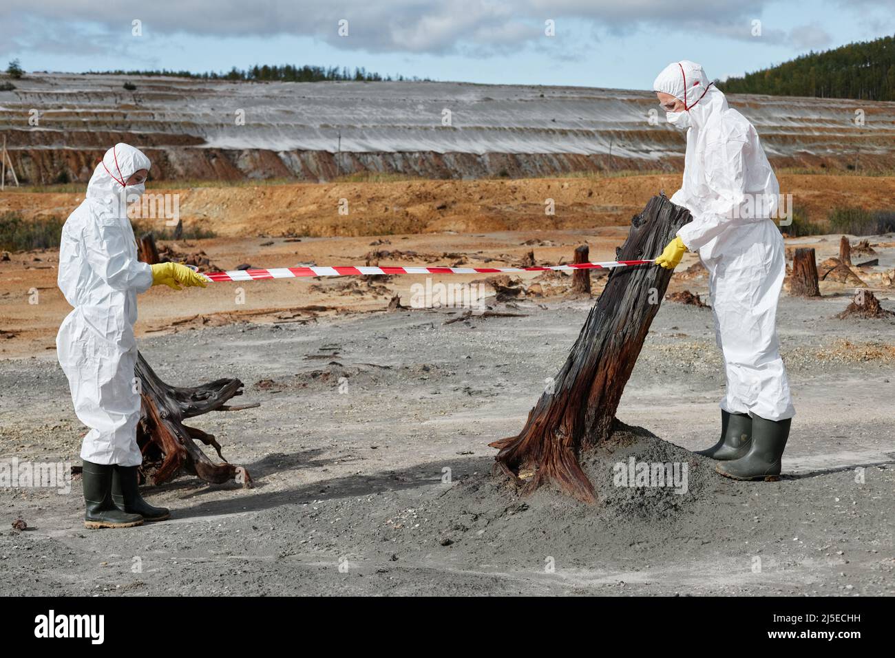 Environmental workers mask hi-res stock photography and images - Alamy