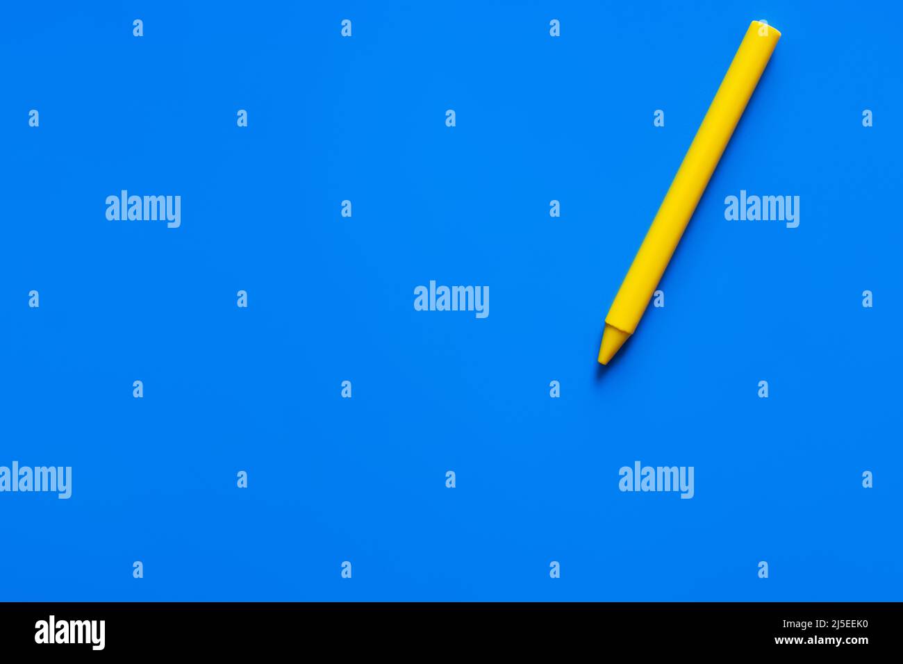The yellow crayon hi-res stock photography and images - Alamy