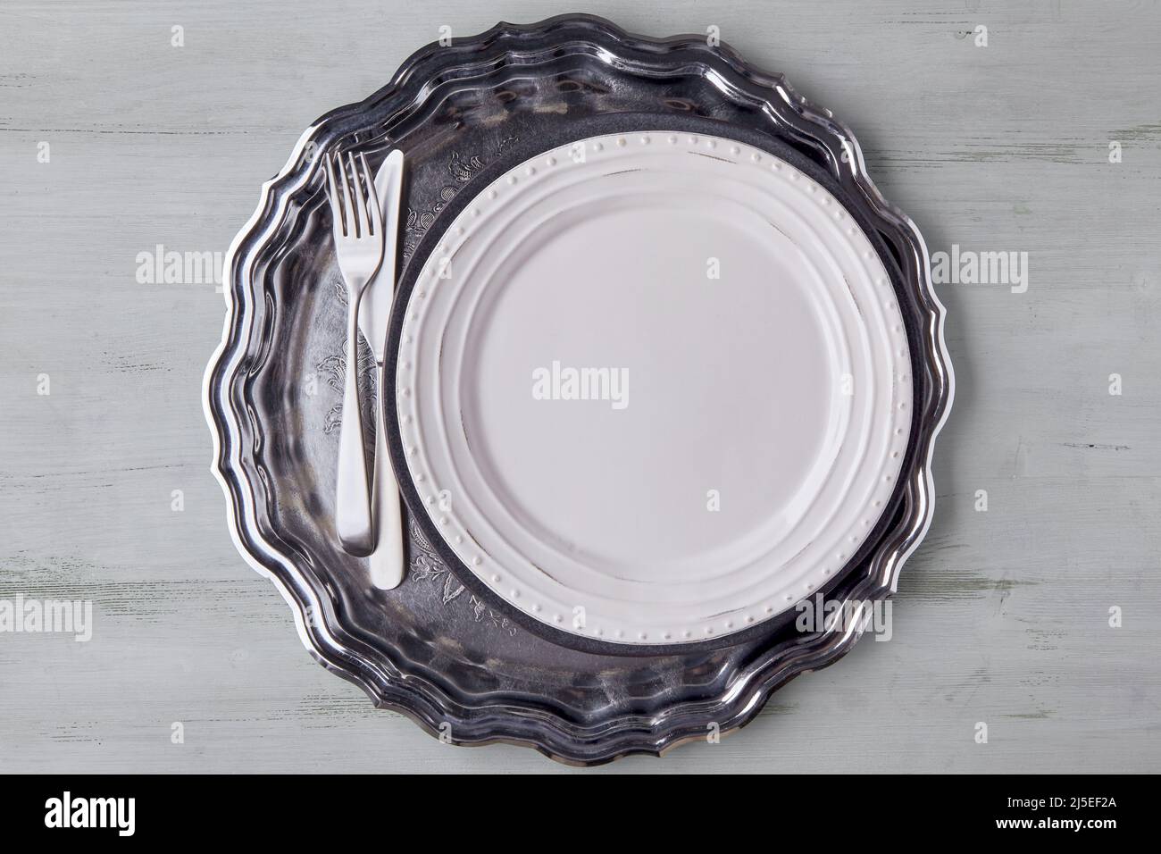 Vintage metal dinner plate hi-res stock photography and images - Alamy
