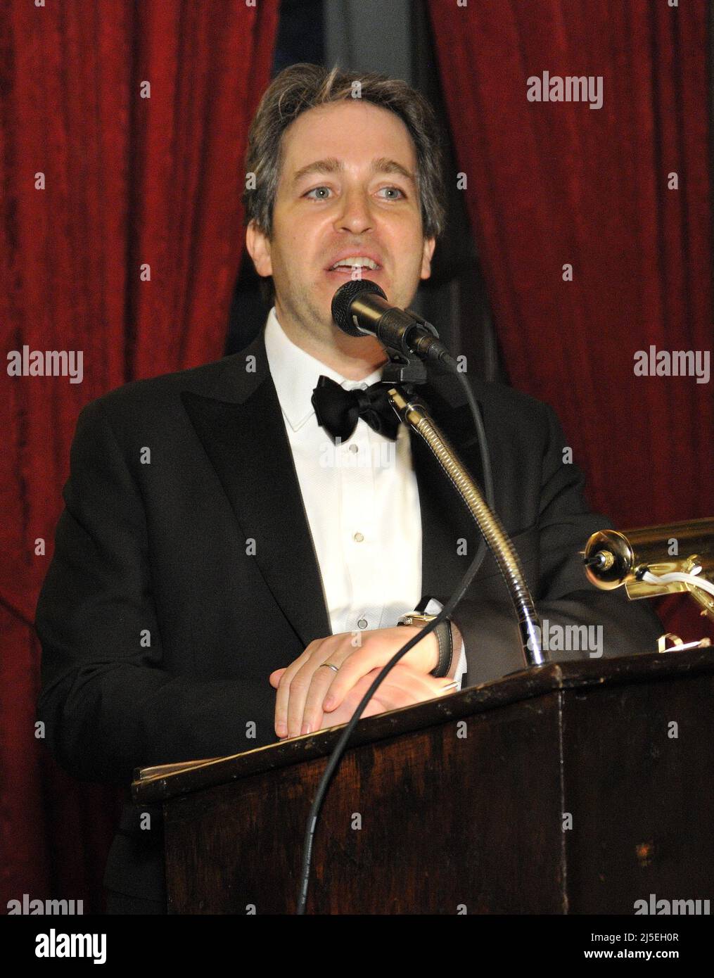 Artistic Director Steven Fox speaks at the Clarion Music Society 2022 ...