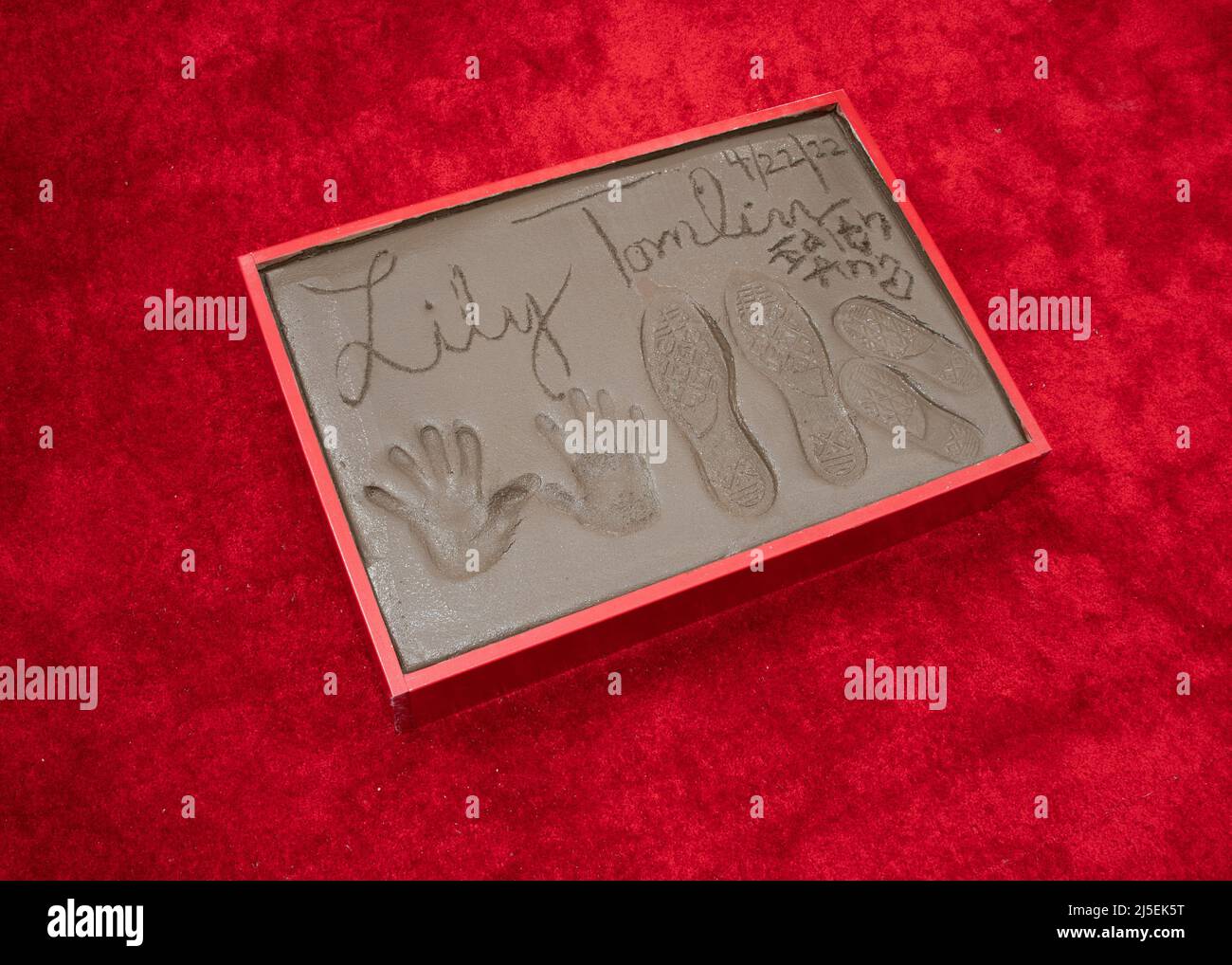 Lily tomlin edith ann hi-res stock photography and images - Alamy