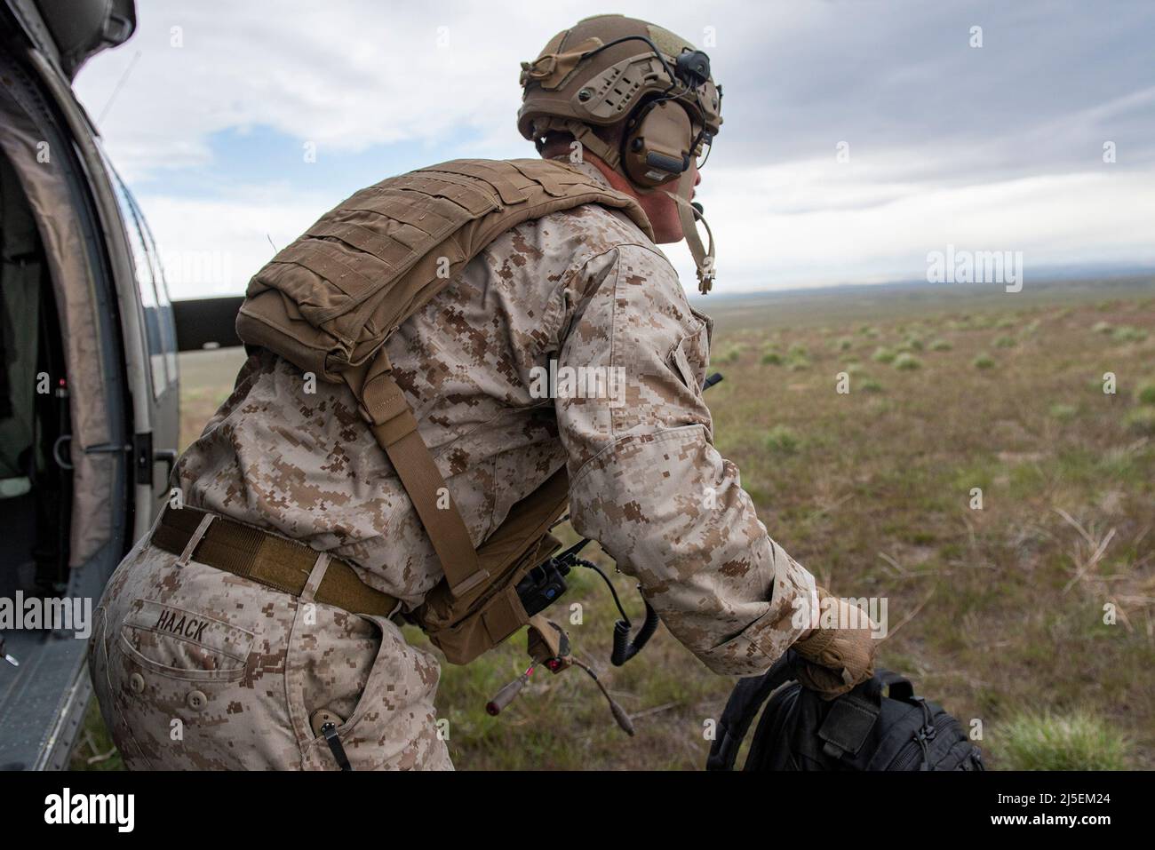 Joint Terminal Attack Controller and infantry Marines assigned to the ...