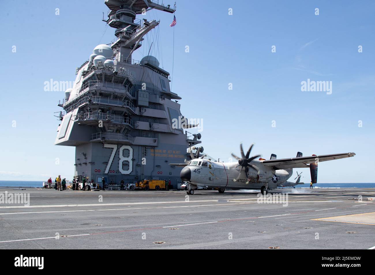 A C-2A Greyhound attached to the "Rawhides" of Fleet Logistics Support ...
