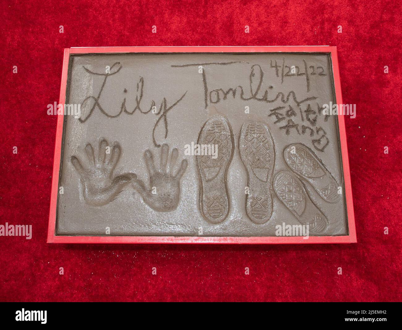 Lily tomlin edith ann hi-res stock photography and images - Alamy
