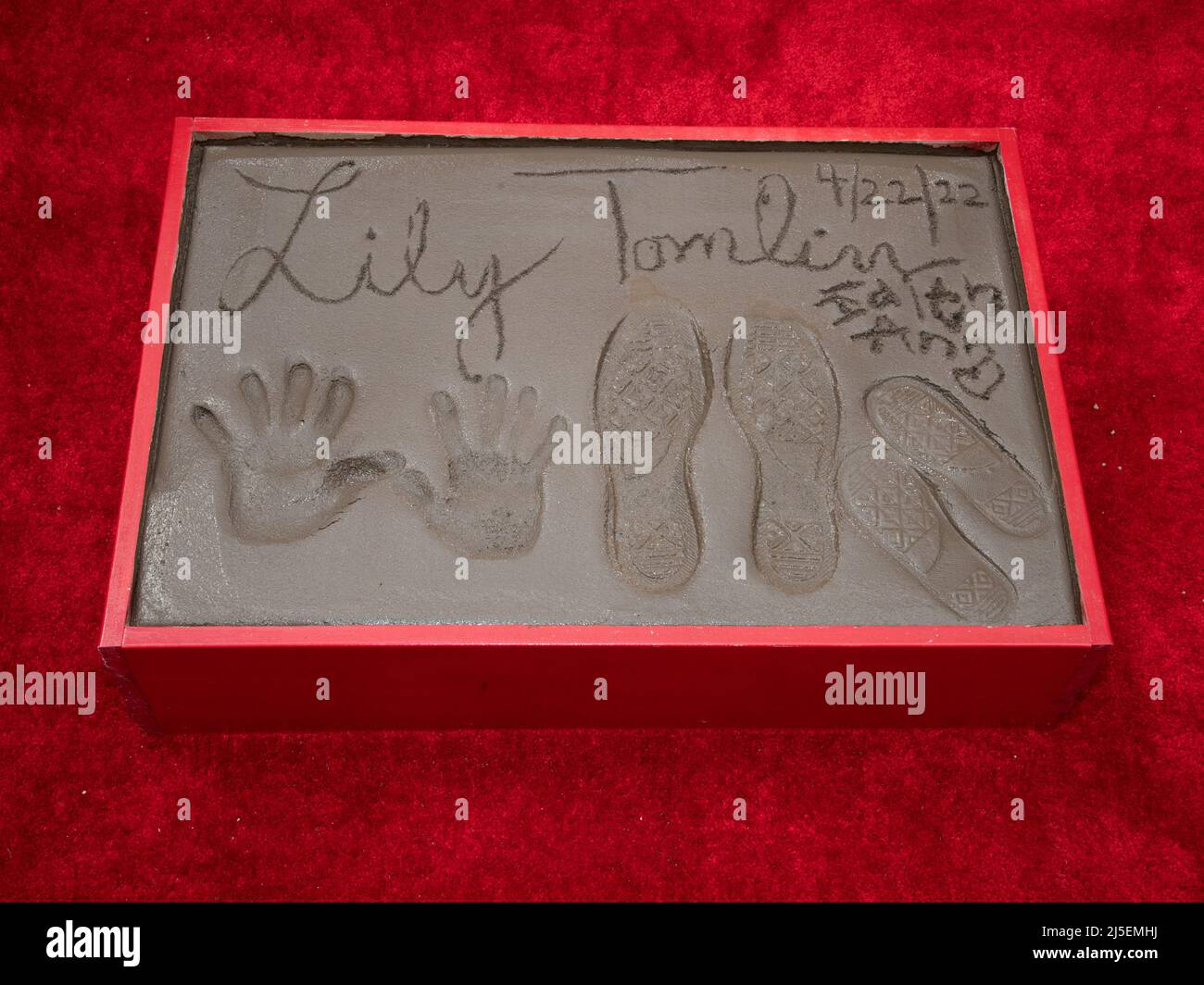 Lily tomlin edith ann hi-res stock photography and images - Alamy