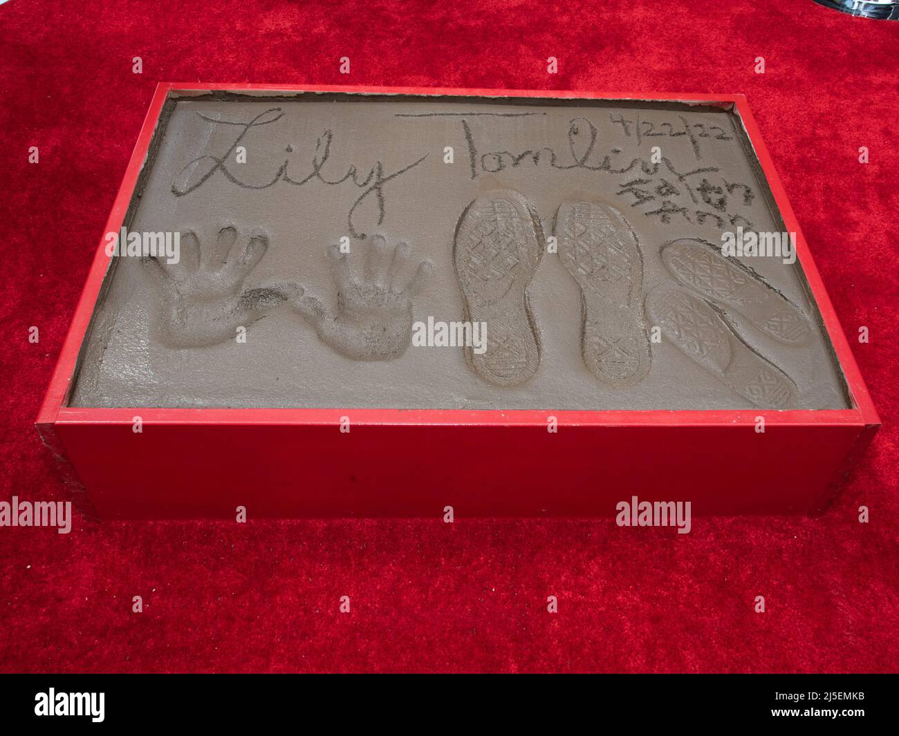 Lily tomlin edith ann hi-res stock photography and images - Alamy