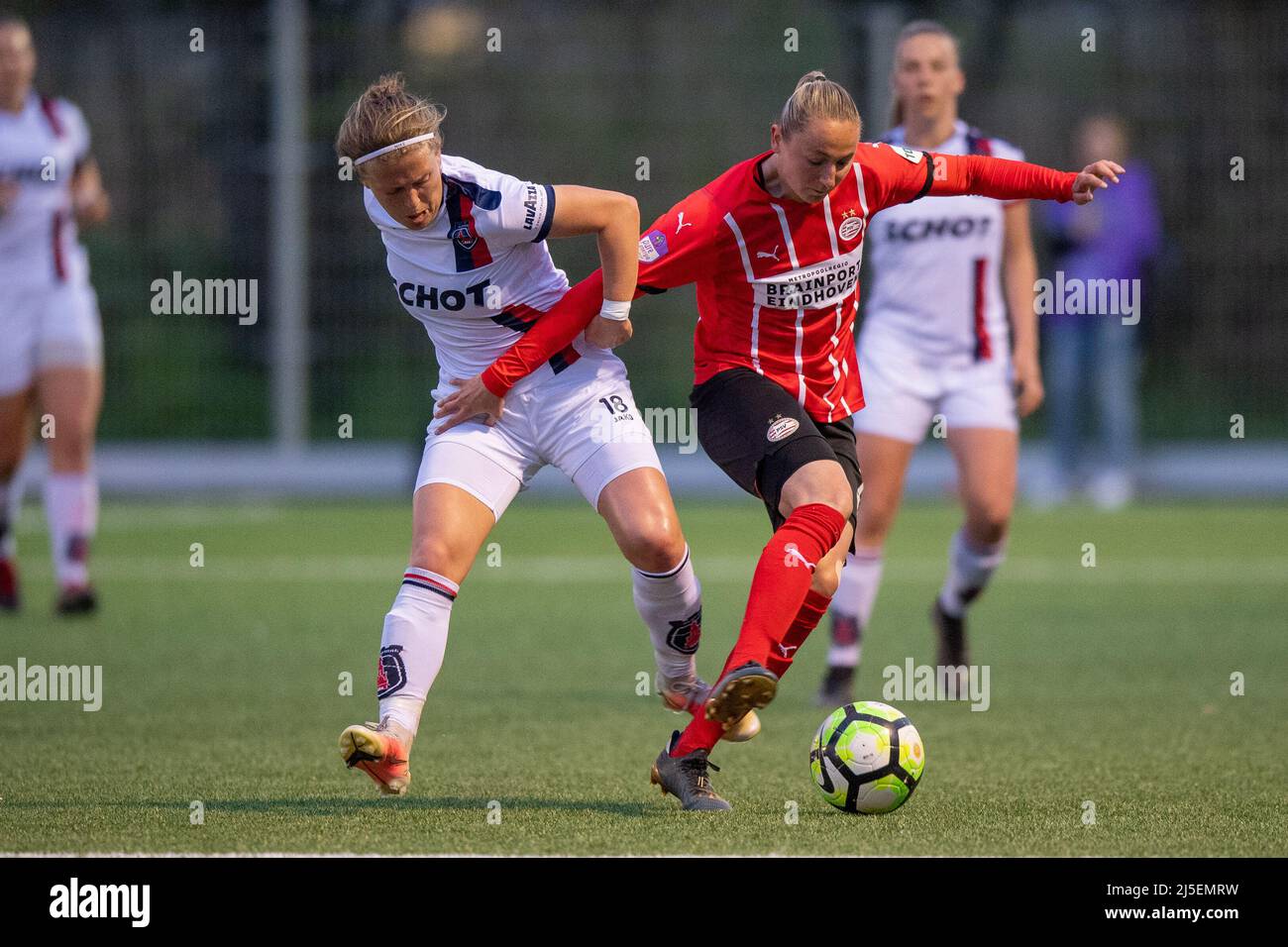 ALKMAAR, NETHERLANDS - APRIL 22: Sanne Koopman of VV Alkmaar, Nadia ...