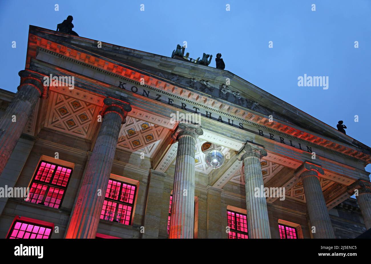 Entrance pillars hi-res stock photography and images - Alamy