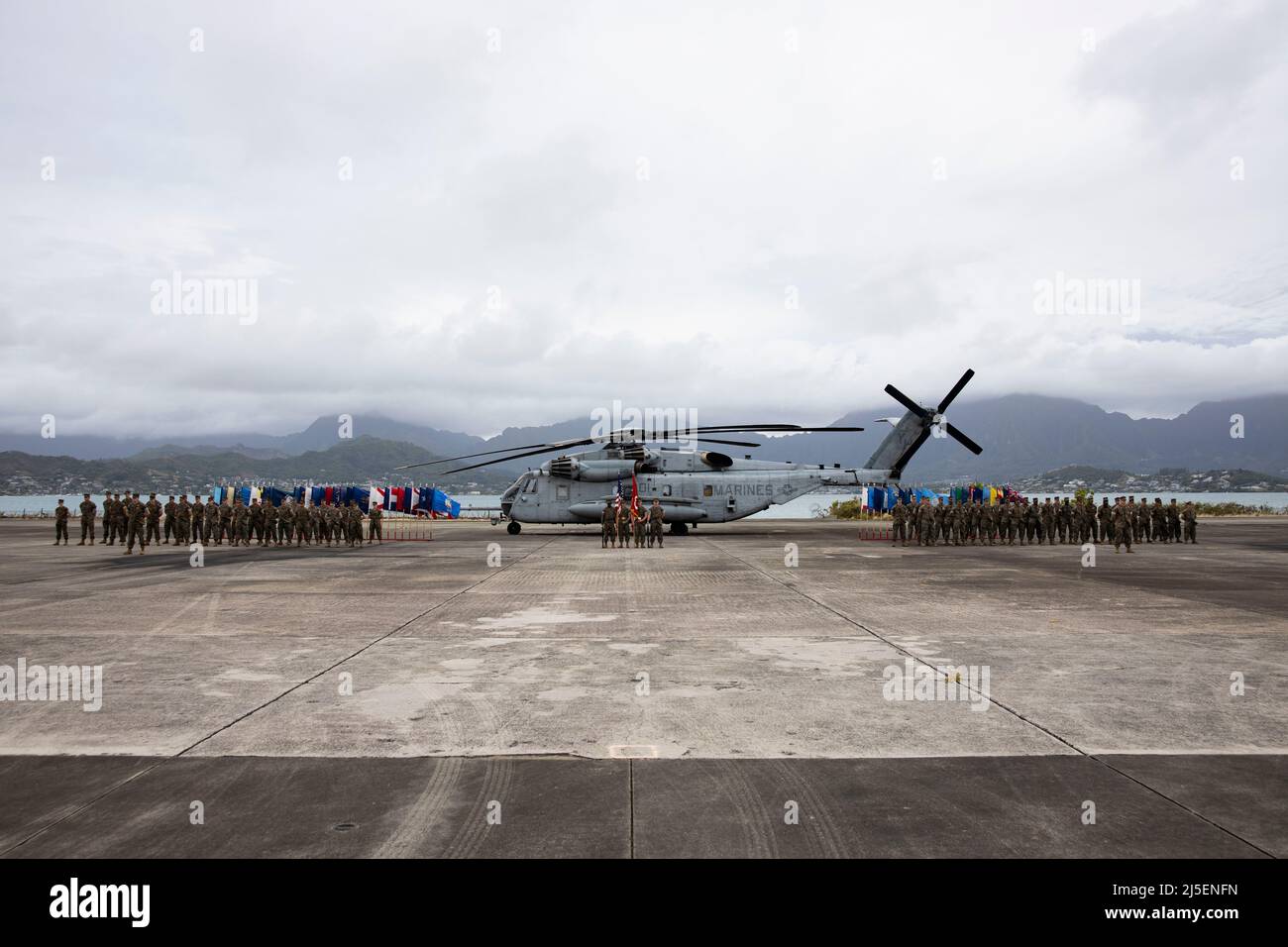 U.S. Marines with Marine Heavy Helicopter Squadron 463 participate in ...