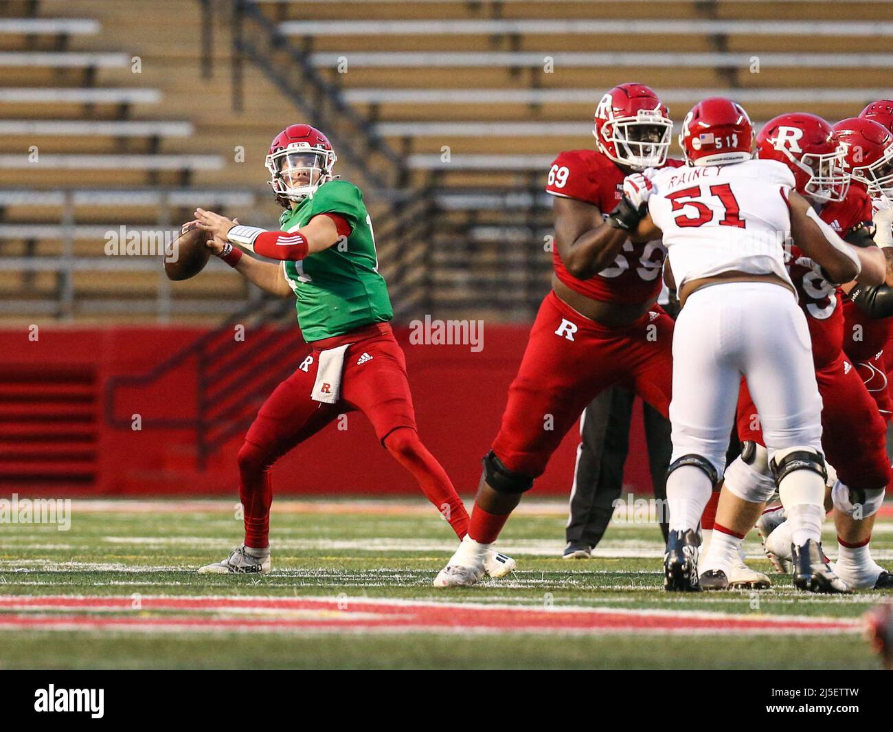 Piscataway, NJ, USA. 22nd Apr, 2022. Scarlet quarterback Gavin Rupp (17 ...