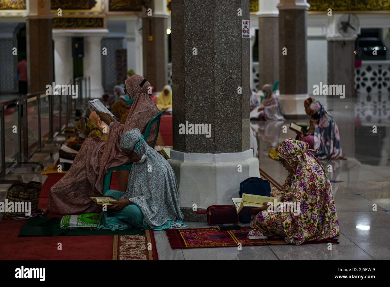 Soppeng, South Sulawesi, Indonesia. 5th Apr, 2022. People reading the ...