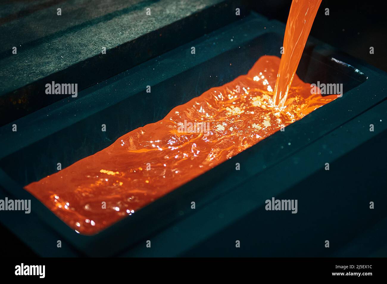 Full melt hi-res stock photography and images - Alamy