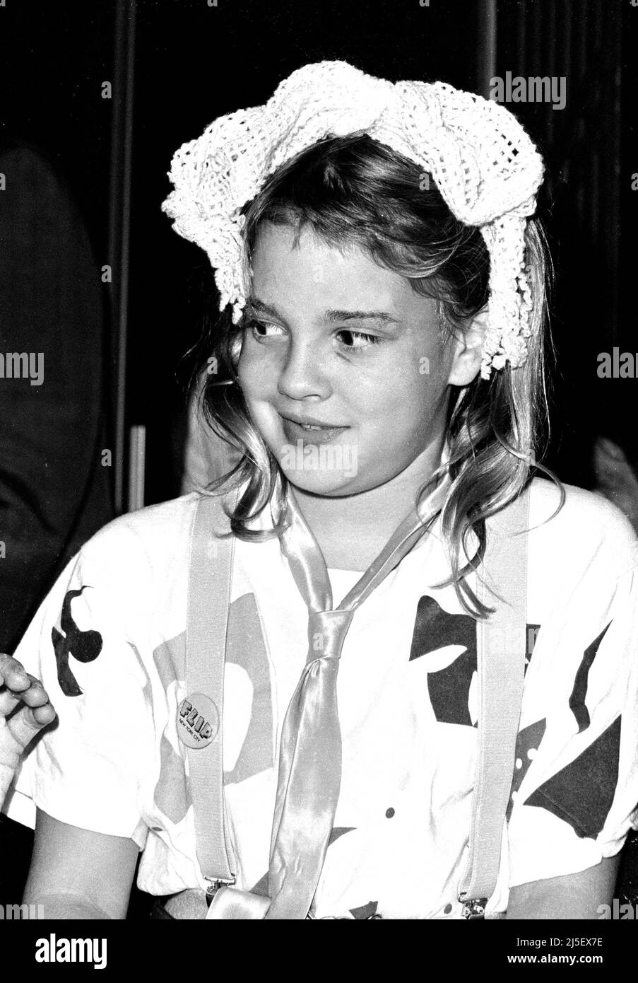 Drew barrymore 1985 hi-res stock photography and images - Alamy
