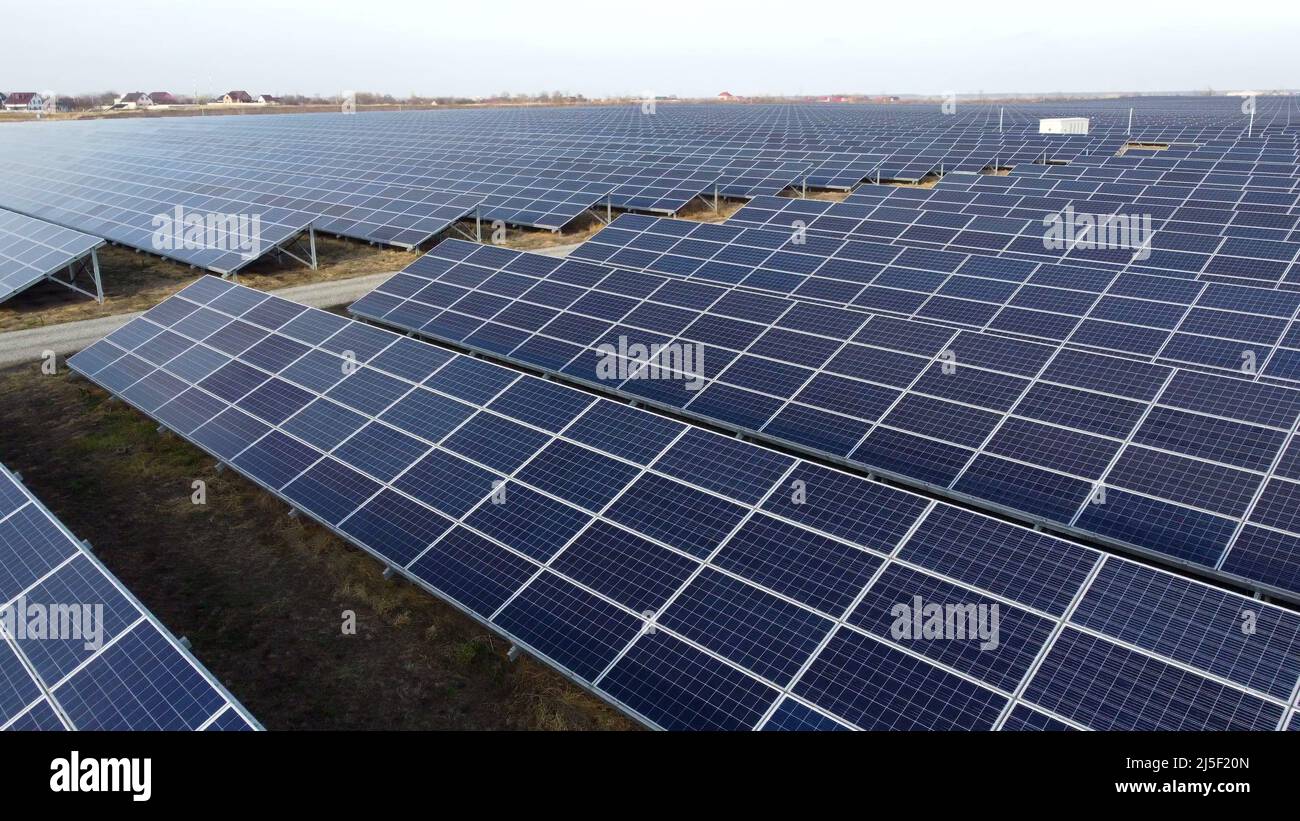 Solar power stations. Blue solar power plant modules close up Stock ...