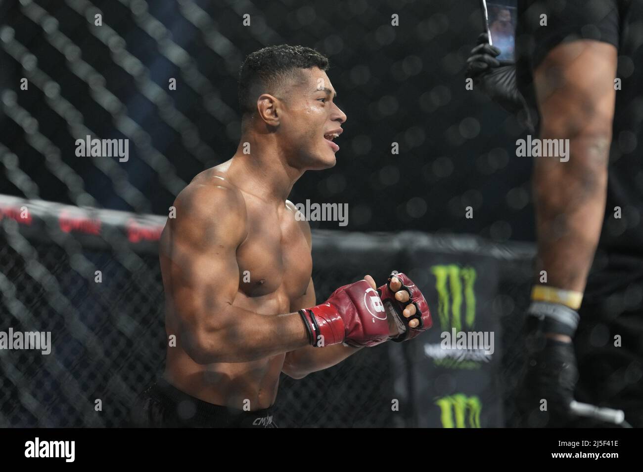 Hawaii, USA. 22nd Apr, 2022. HONOLULU, HAWAII - April 22: Weber Almeida ...