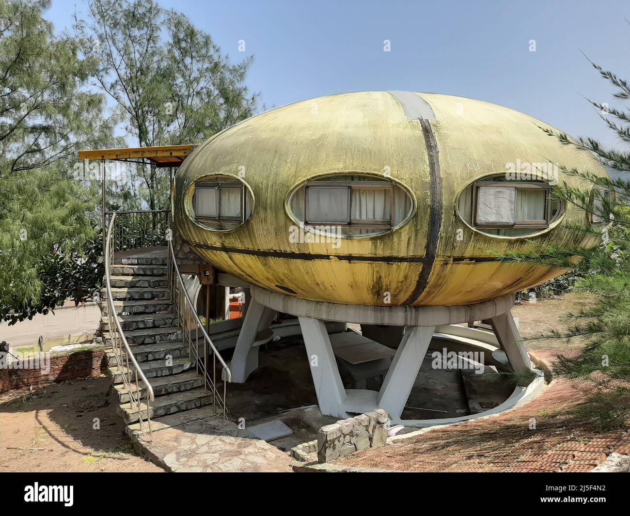 Futuro house hi-res stock photography and images - Alamy