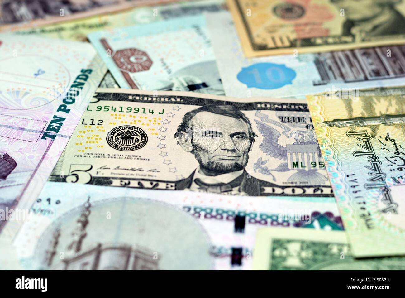 10 dollar bill stack hi-res stock photography and images - Alamy