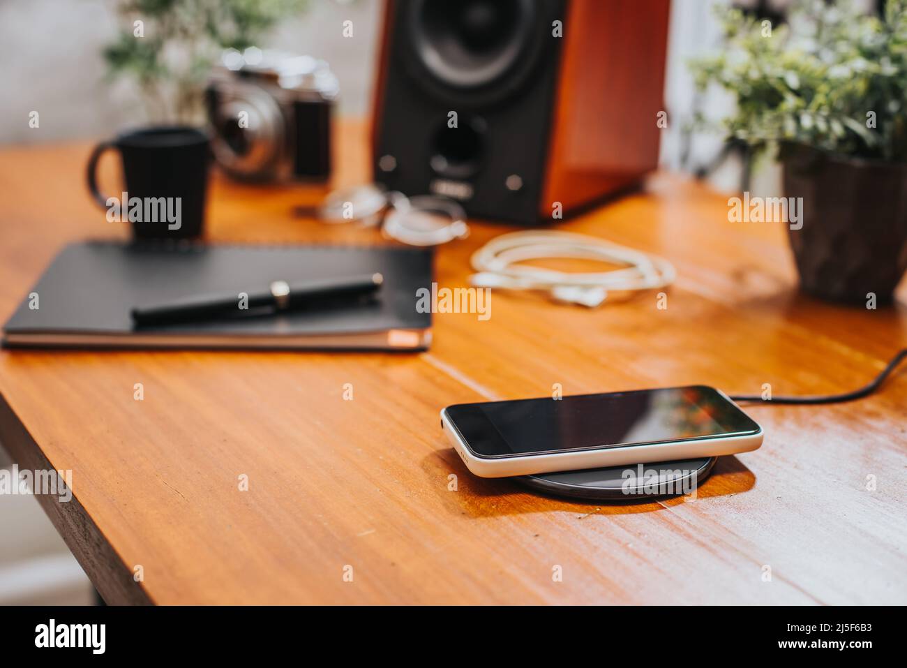 Desktop charging station hi-res stock photography and images - Alamy