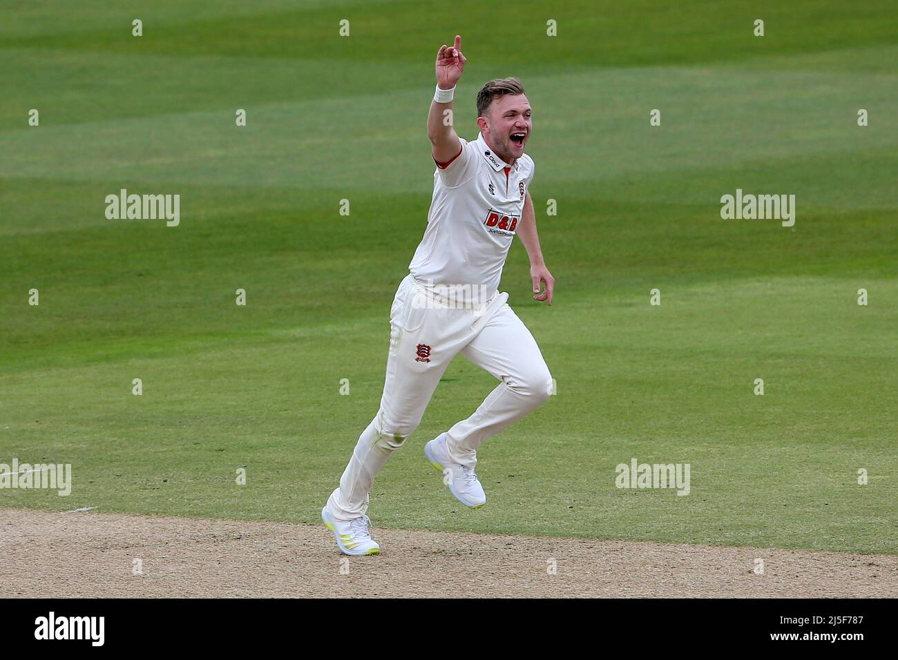 Sam Cook of Essex appeals for a wicket during Warwickshire CCC vs Essex ...